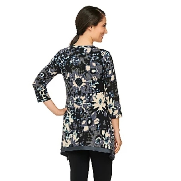 LOGO by Lori Goldstein | Tops | Logo By Lori Goldstein Printed Knit Top ...